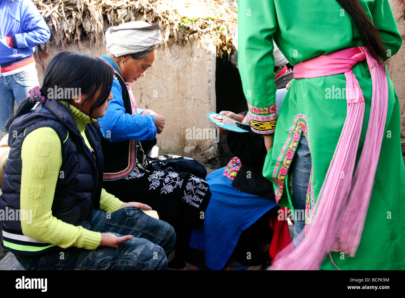 Tibetan and qiang culture hi-res stock photography and images - Alamy