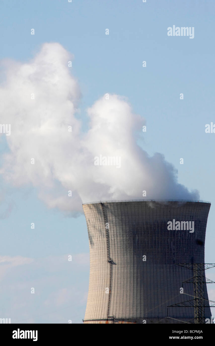 A power station nuclear reactor Davis Besse in Ohio USA US vertical hi ...