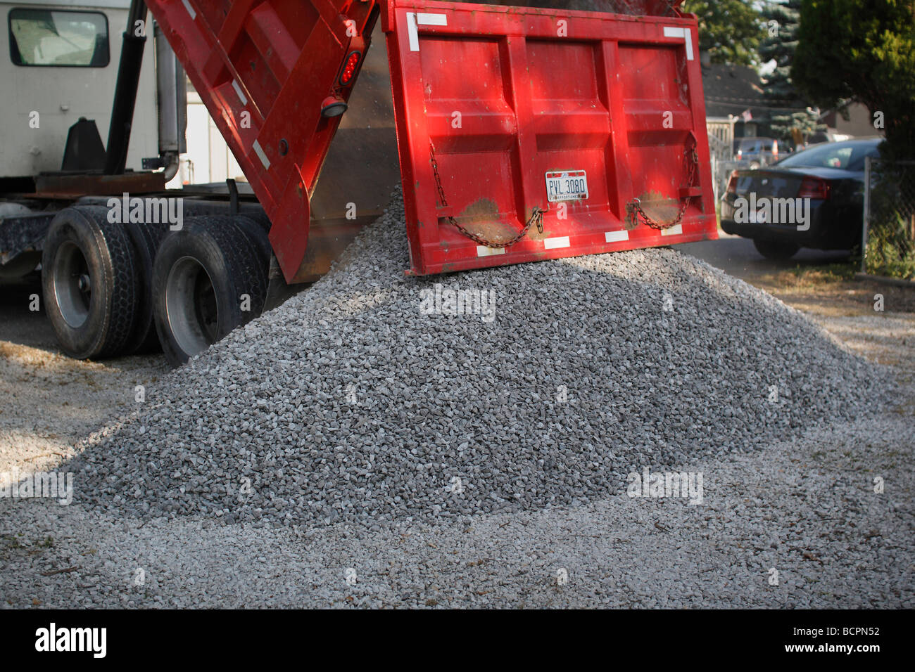 Tipping truck rear view hi-res stock photography and images - Alamy