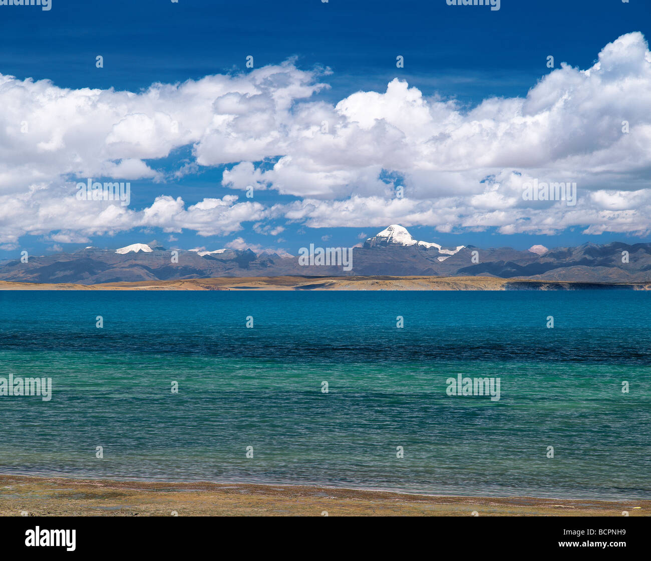 Manasarovar lake mapam yumco tibet hi-res stock photography and images ...
