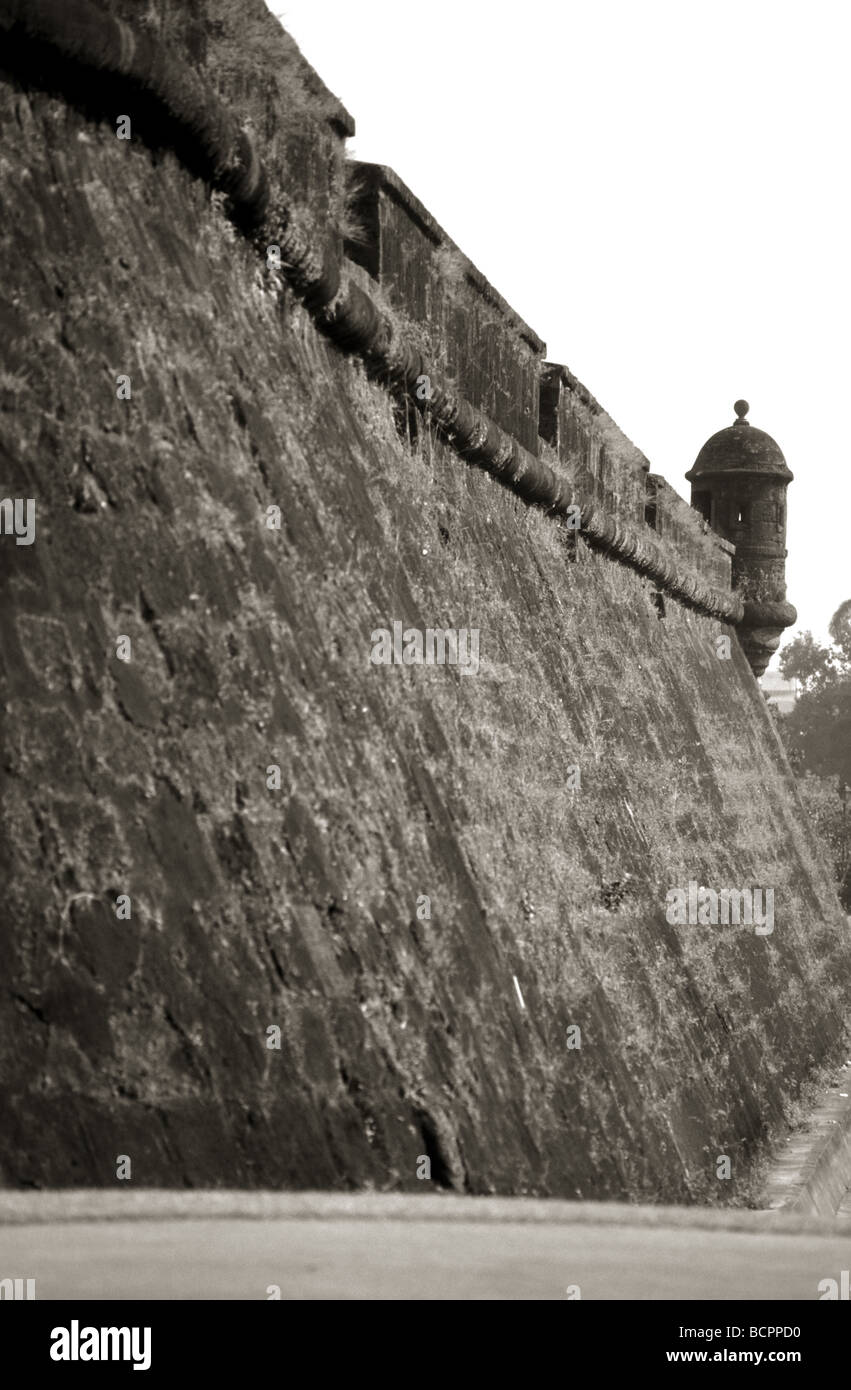 intramuros wall manila philippines Stock Photo - Alamy