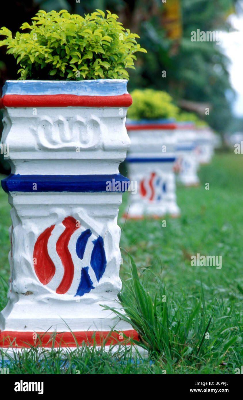 Pots roadside hi-res stock photography and images - Alamy