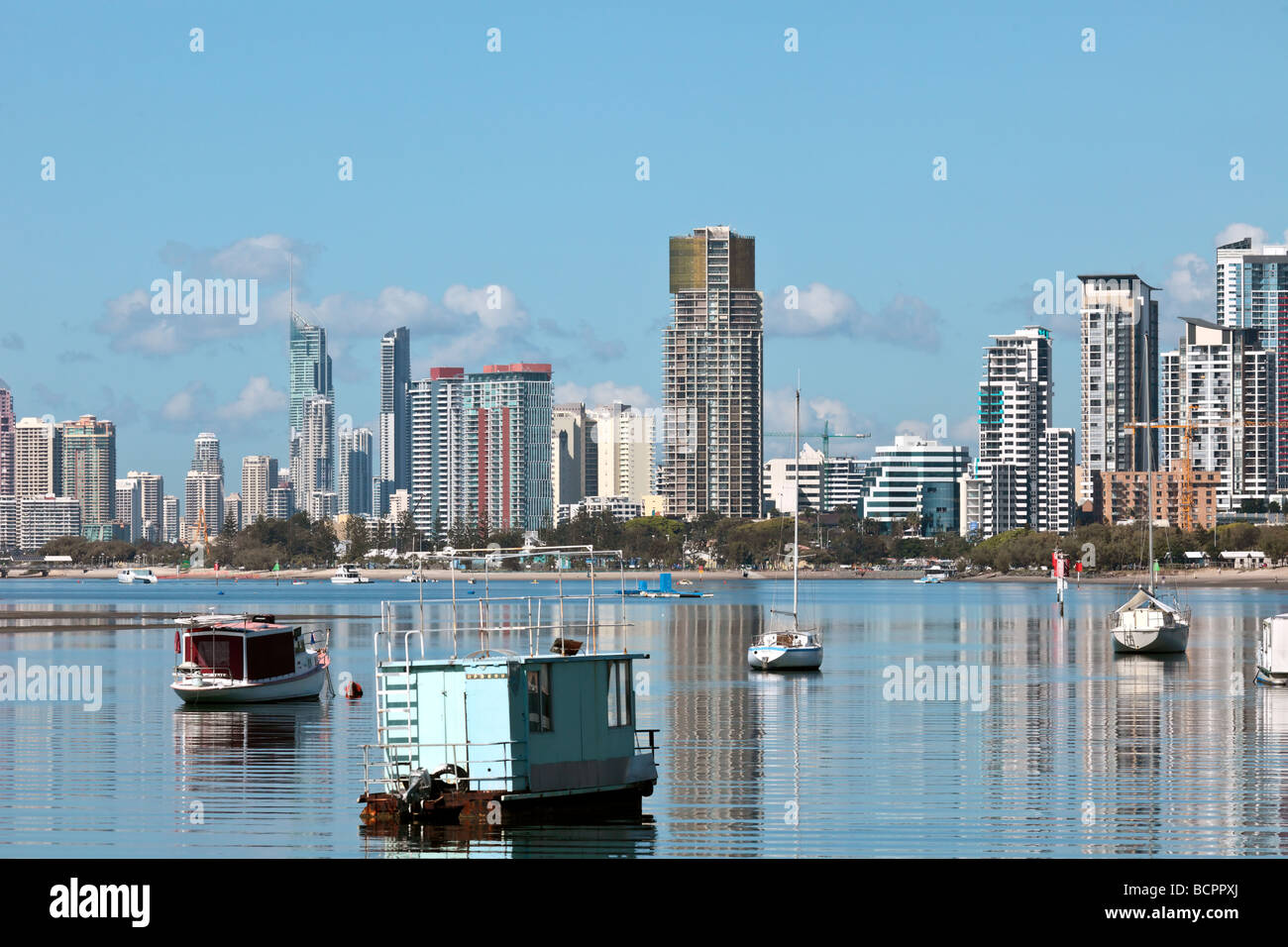 Foreground buildings hi-res stock photography and images - Alamy