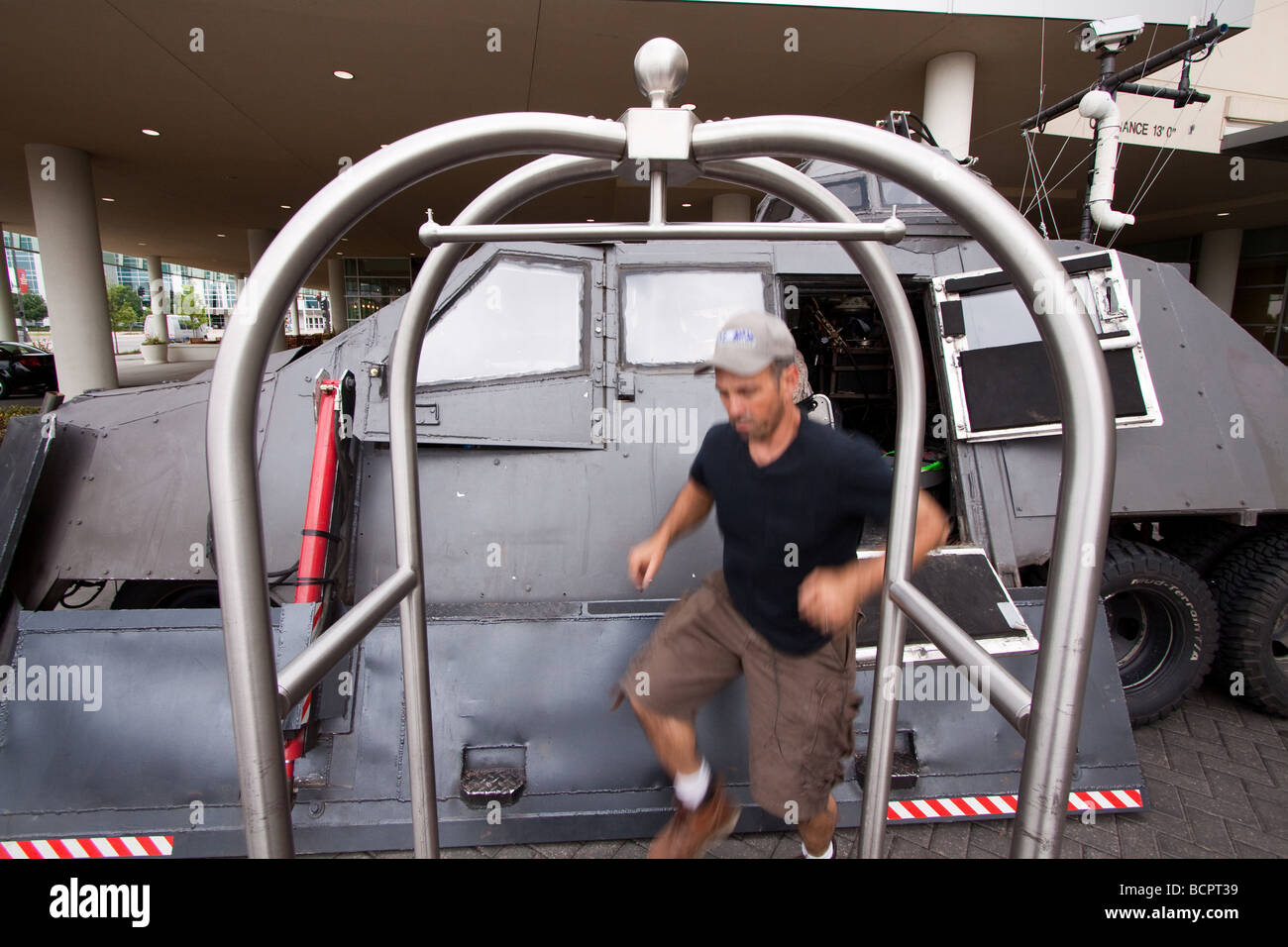 Tiv tiv2 tornado intercept vehicle hi-res stock photography and images ...