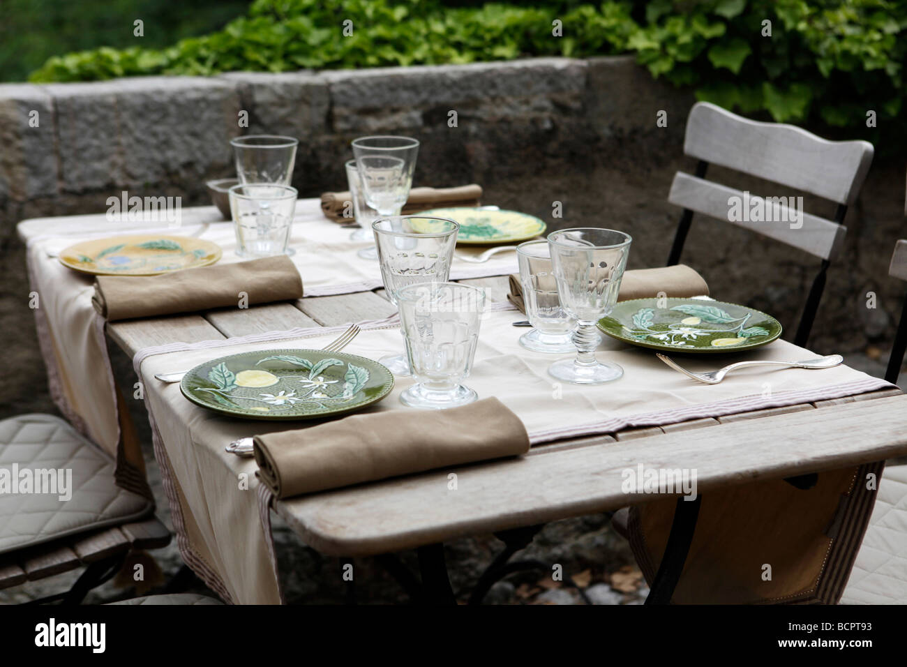 covered tables of a restaurant Stock Photo - Alamy