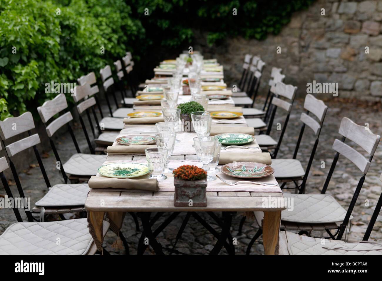 covered tables in a restaurant Stock Photo - Alamy