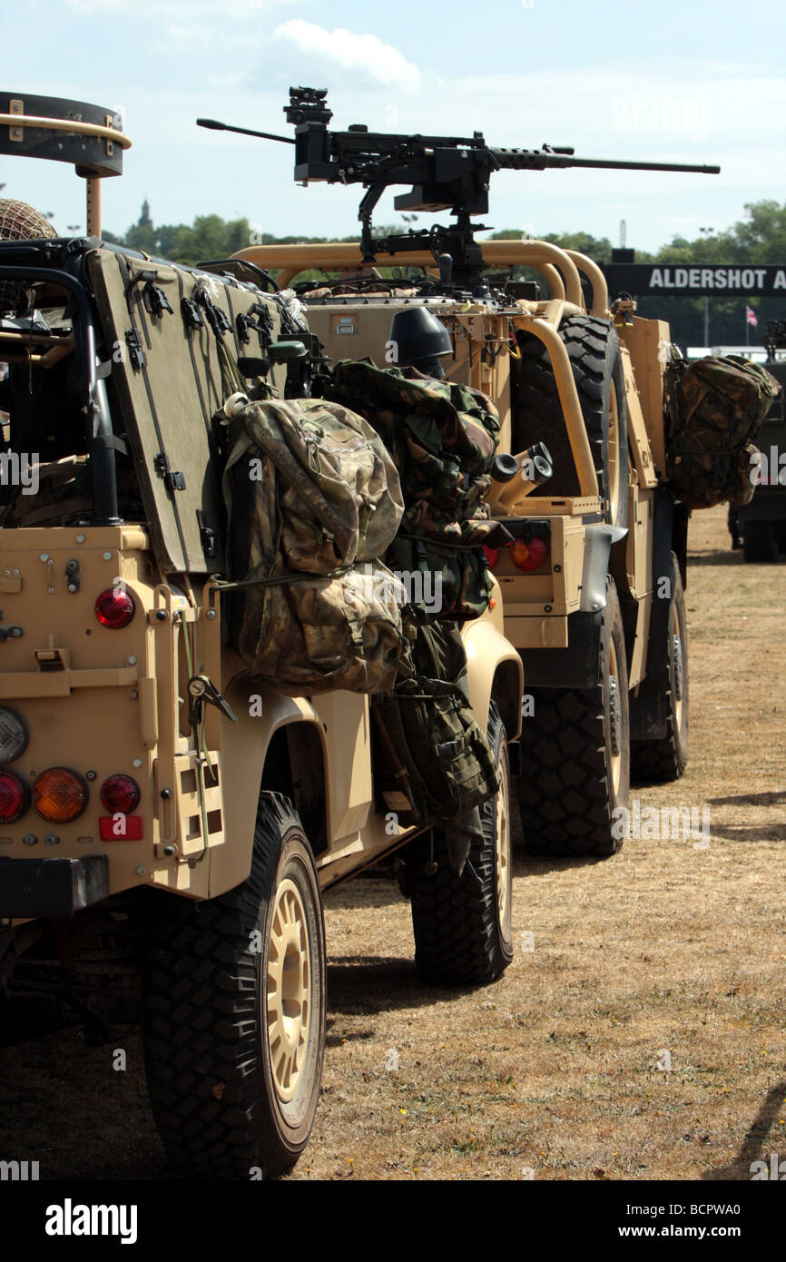 British army land rover hi-res stock photography and images - Alamy