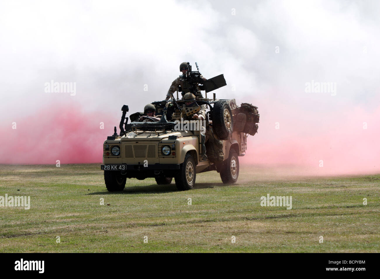 British army land rover hi-res stock photography and images - Alamy