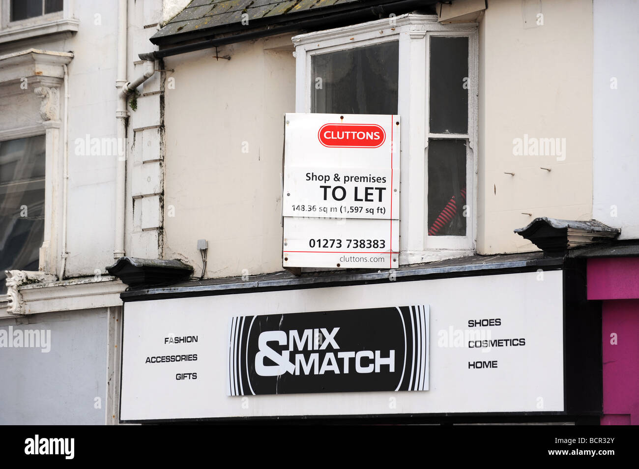 Empty shops to let in brighton's north street Stock Photo - Alamy