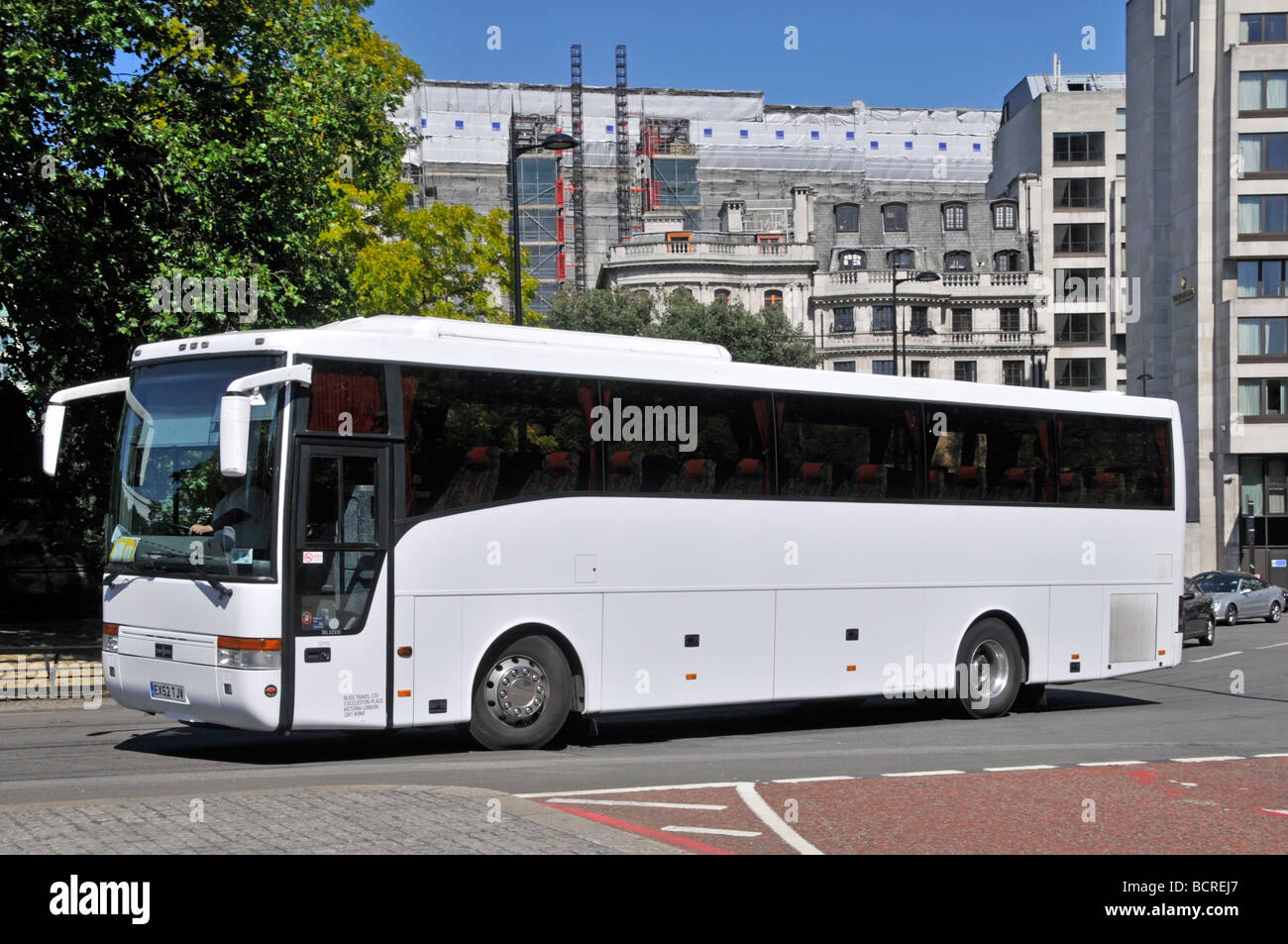 White coach bus modern hi-res stock photography and images - Alamy