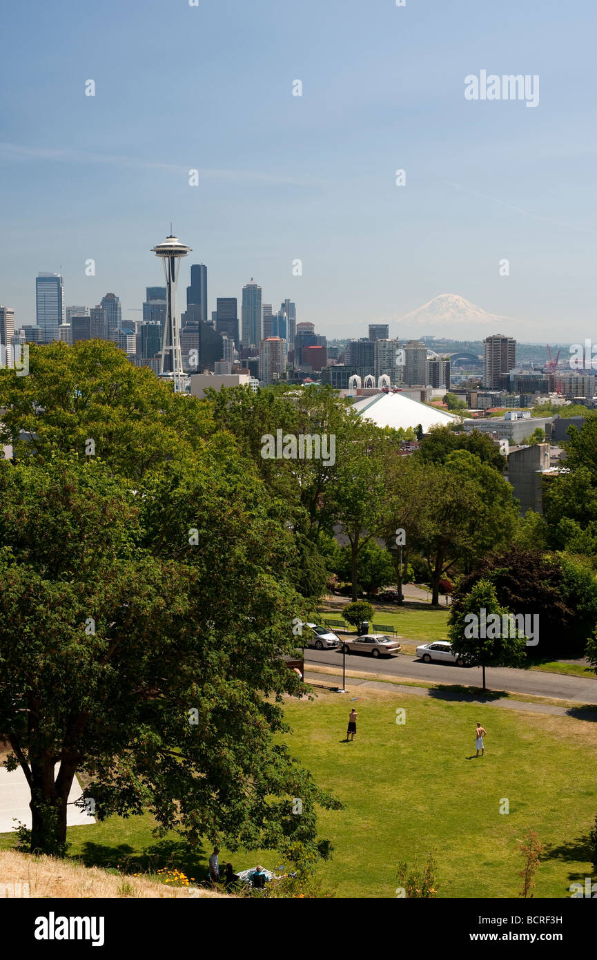 Downtown skyline sunny day skyscrapers hi-res stock photography and ...