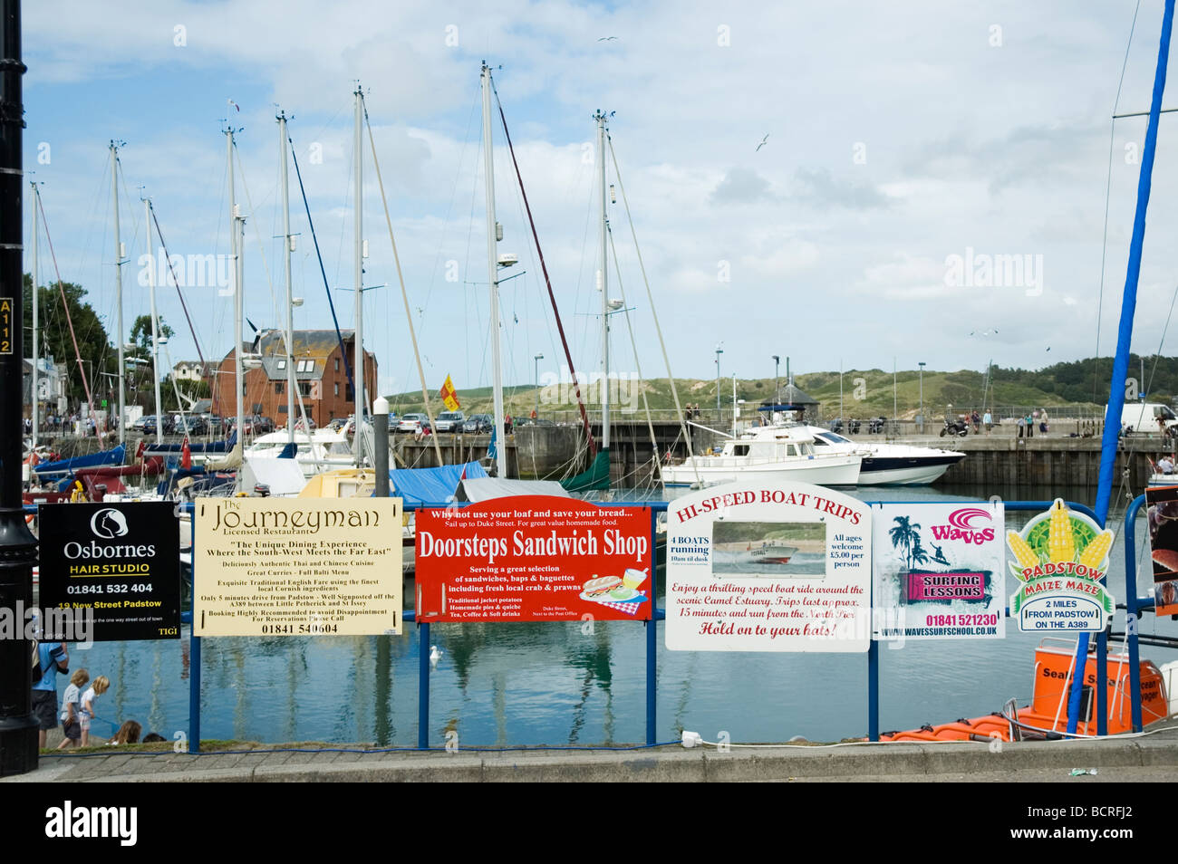 Harbours cornwall hi-res stock photography and images - Alamy