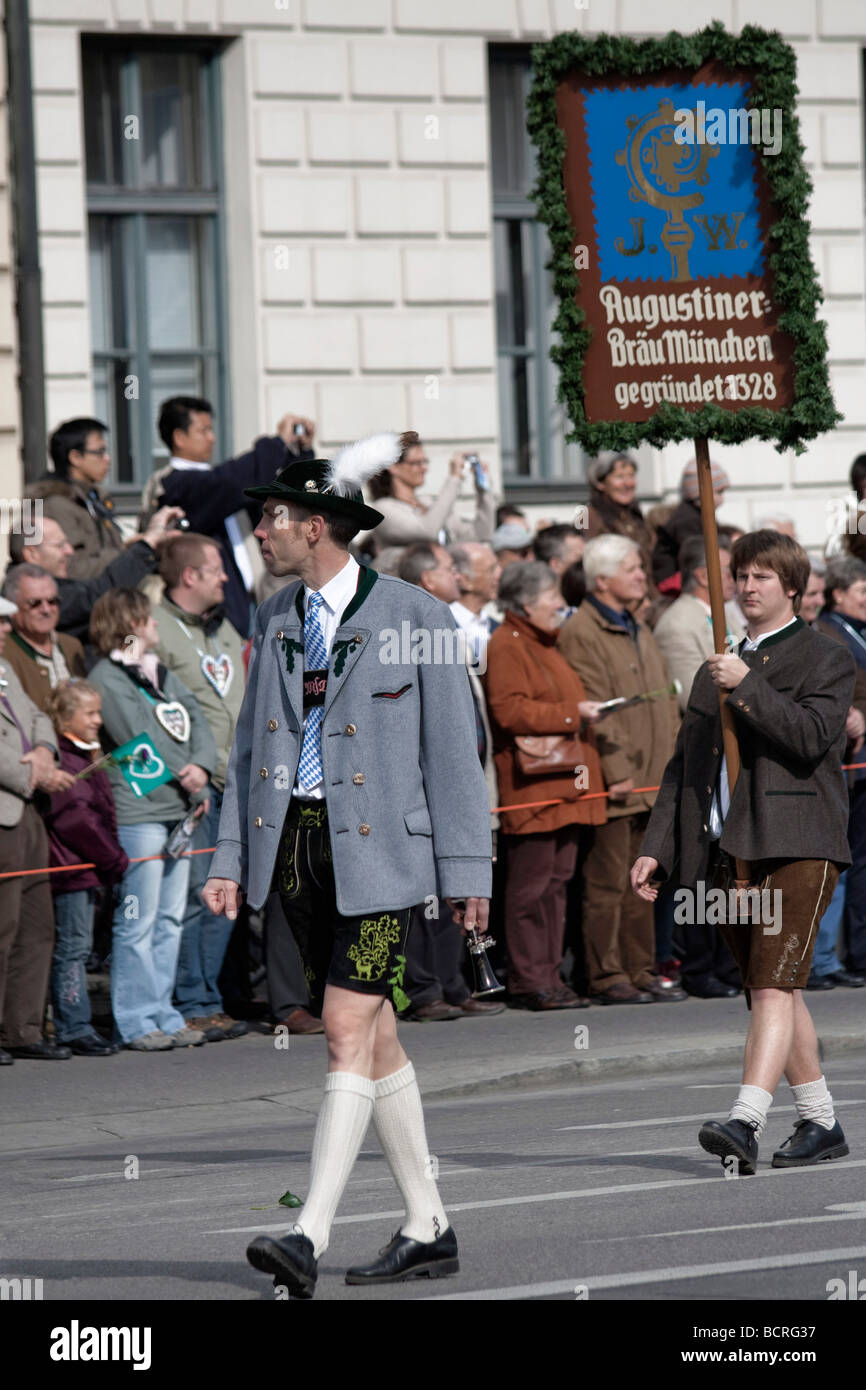 Oktoberfest parade munich bavaria hi-res stock photography and images ...