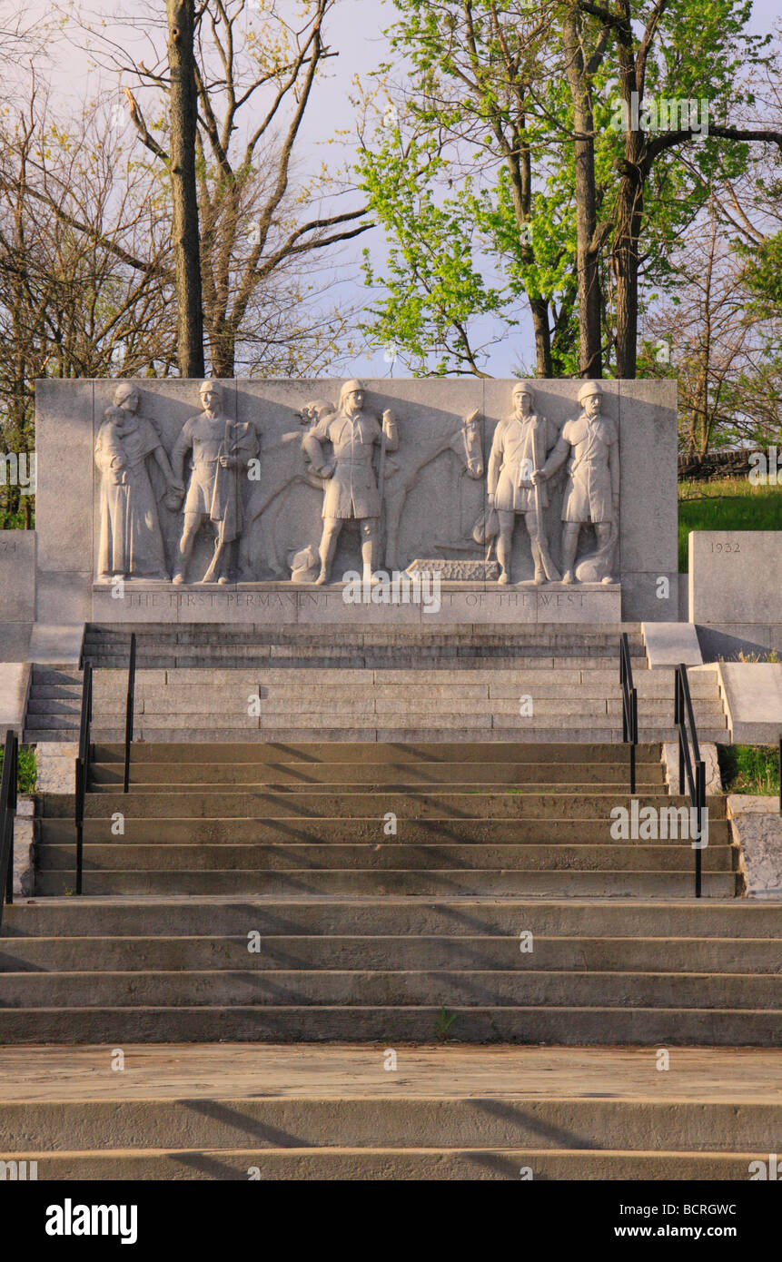 Federal Monument honoring Kentucky pioneers at Old Fort Harrod State ...