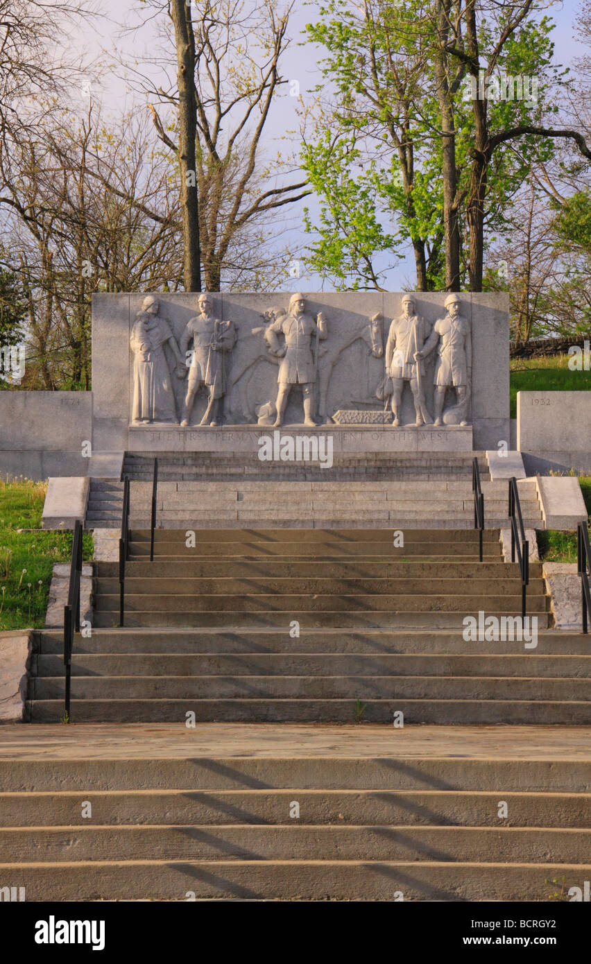 Federal Monument honoring Kentucky pioneers at Old Fort Harrod State ...