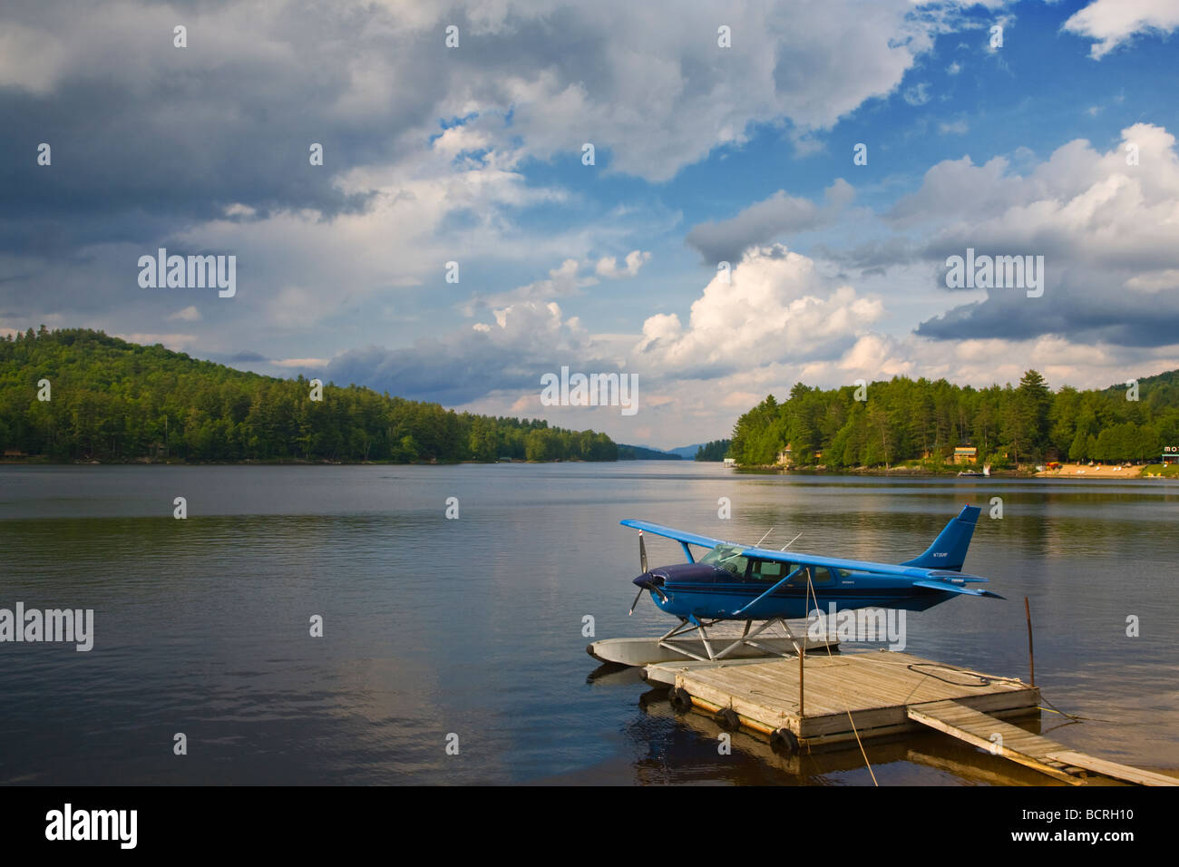 Float plane seaplane long lake hi-res stock photography and images - Alamy