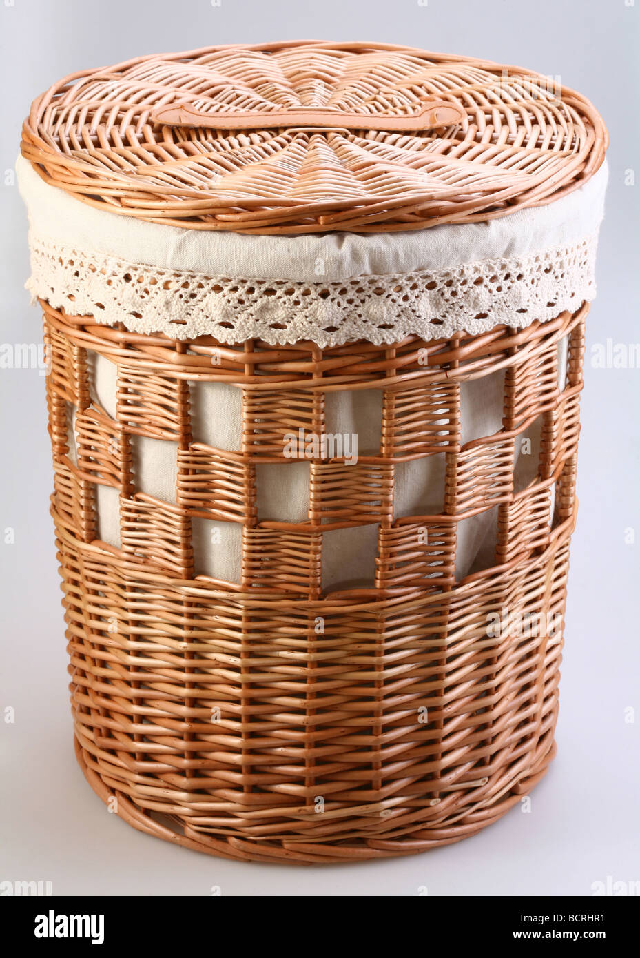 Closed basket hi-res stock photography and images - Alamy