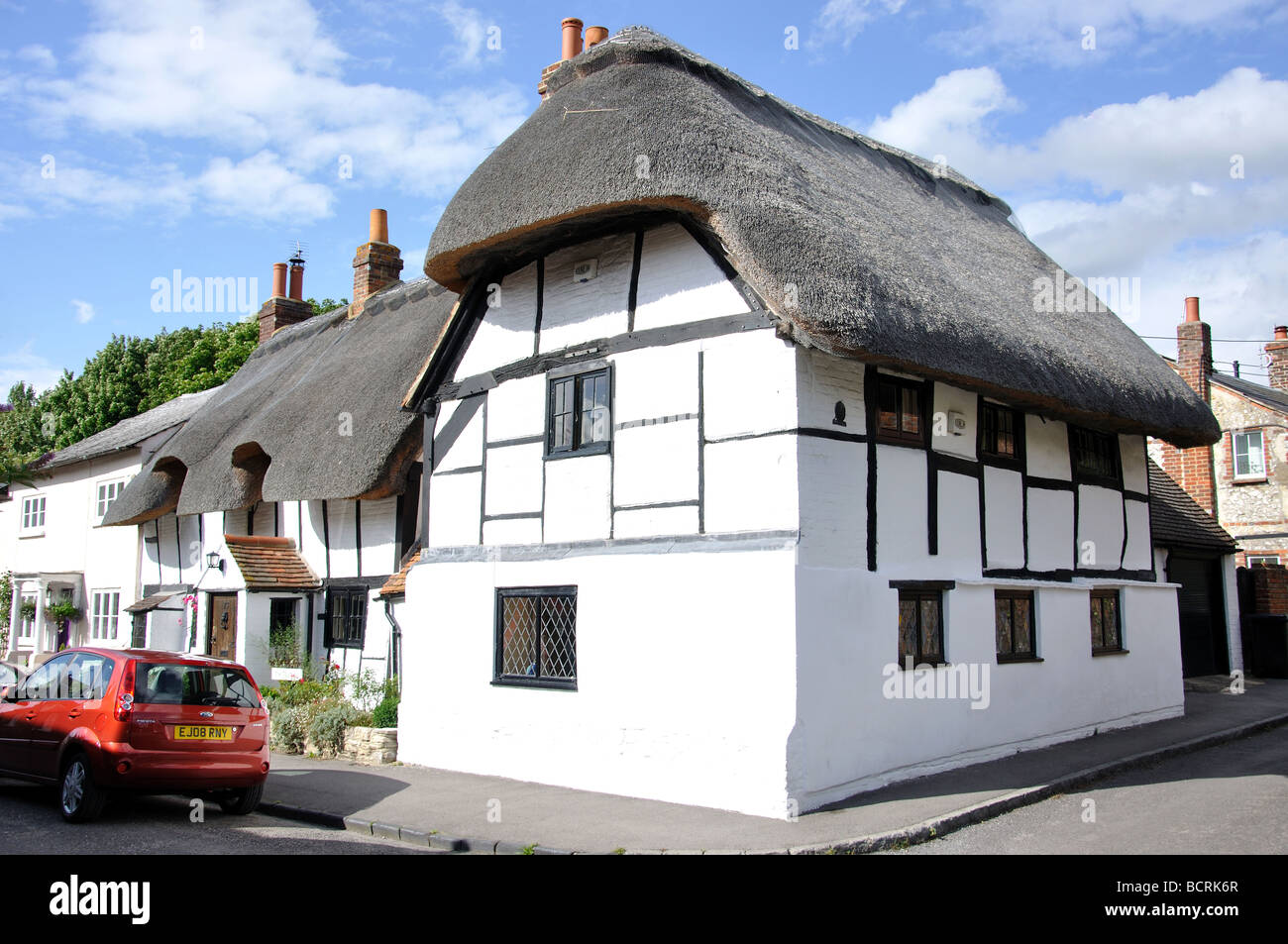 Thatched cottage, Church Street, Watlington, Oxfordshire, England ...