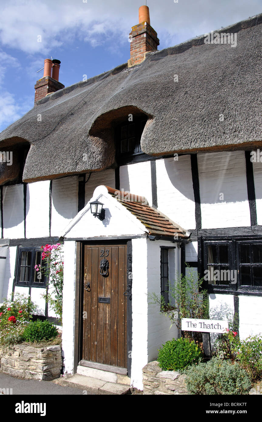 Thatched cottage, Church Street, Watlington, Oxfordshire, England ...