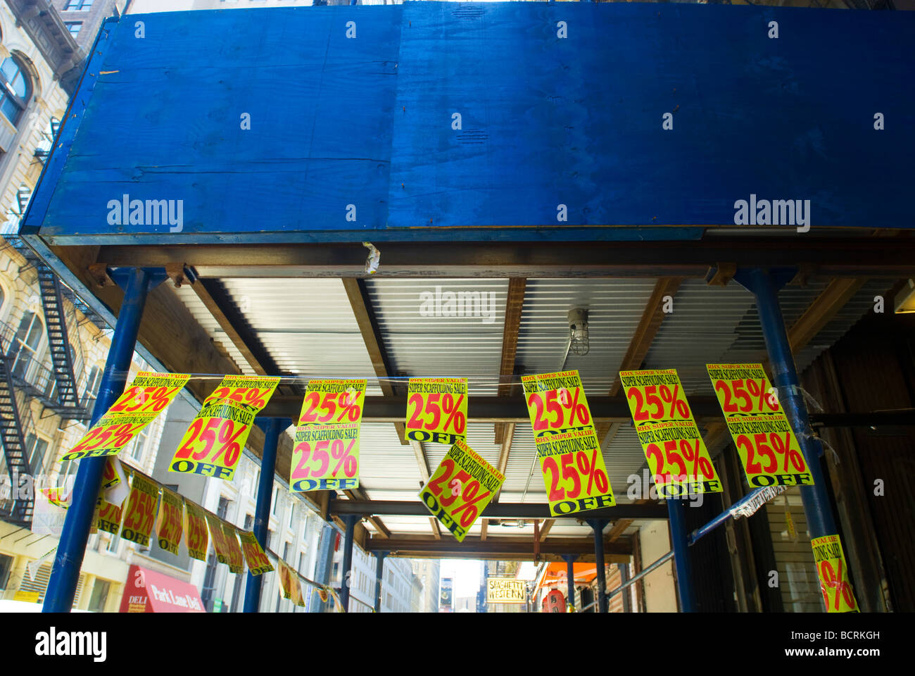 A general merchandise store in Lower Manhattan in New York offers a 25 ...