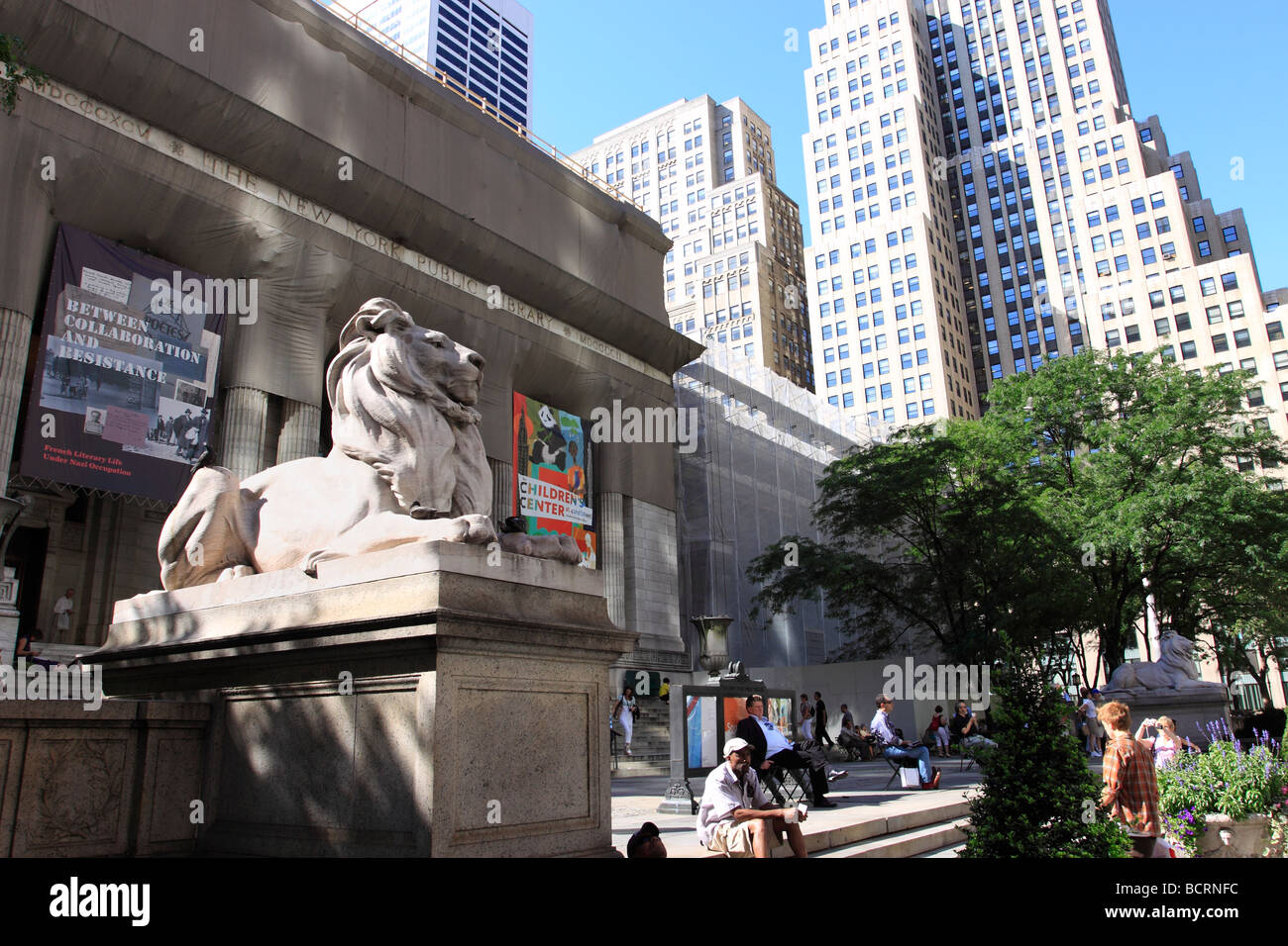 The main branch of the New York Public Library, 42nd St at Bryant Park ...