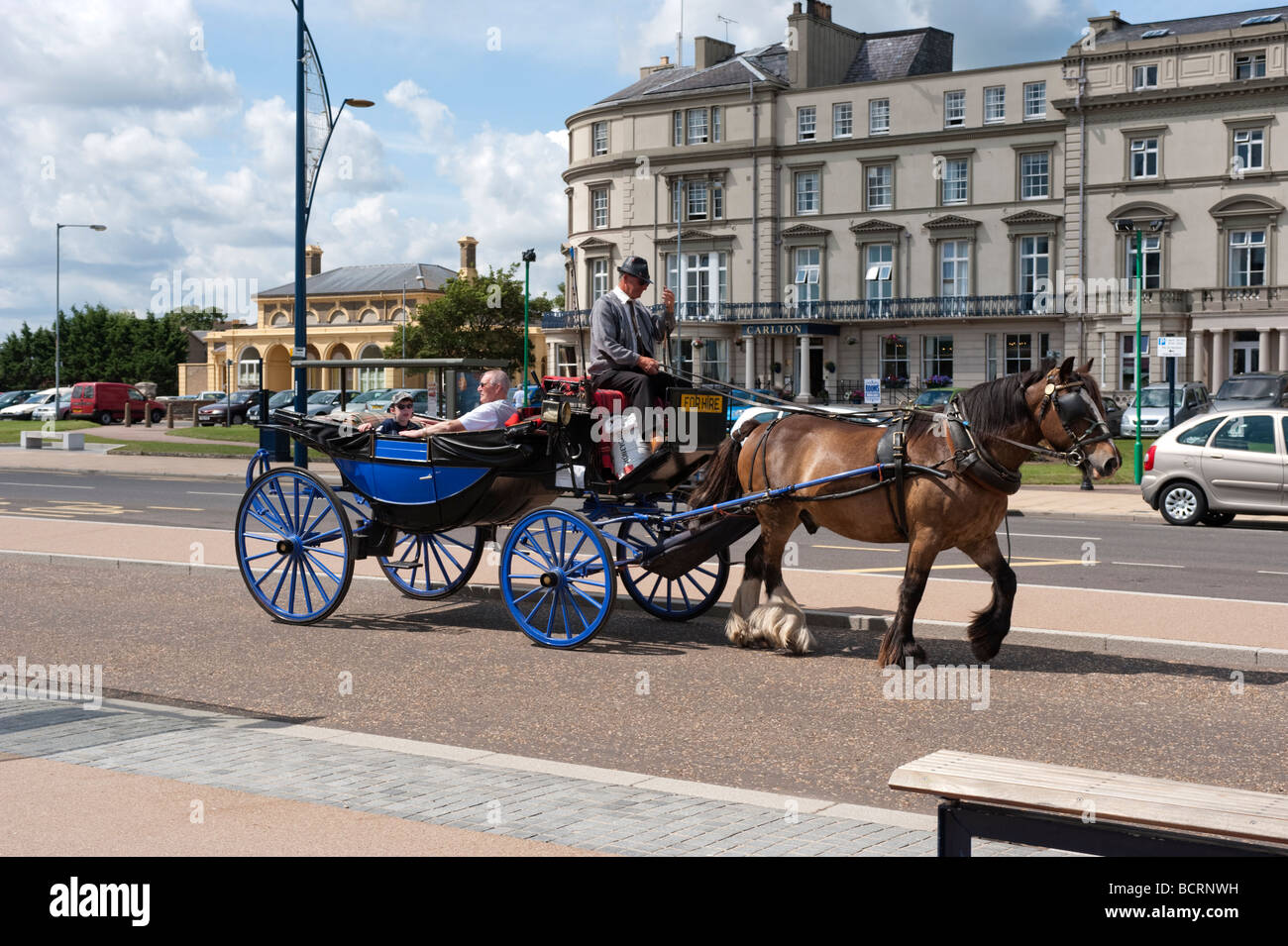 Carriages seafront hi-res stock photography and images - Alamy