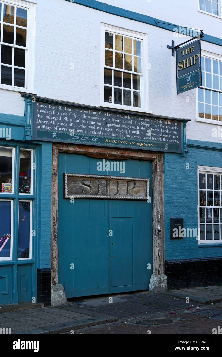 Interesting frontage in a historic kent market town Stock Photo - Alamy