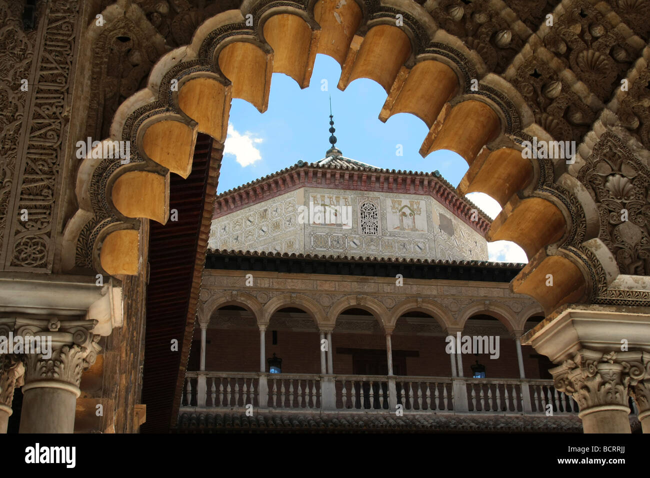 Decorative Mudejar archway inside the Real Alcazar, Seville, Spain ...