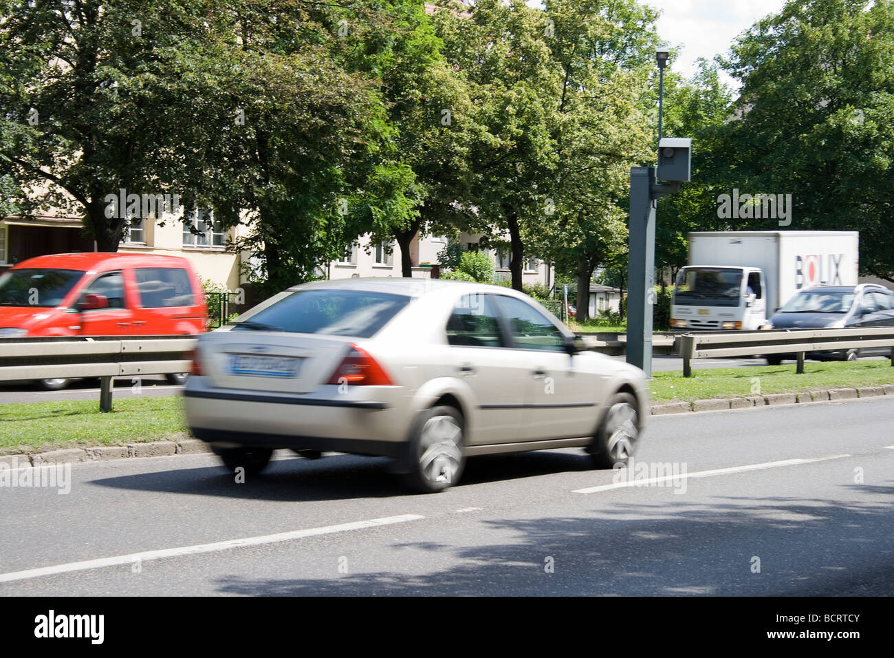 Radar speeding cars hi-res stock photography and images - Alamy