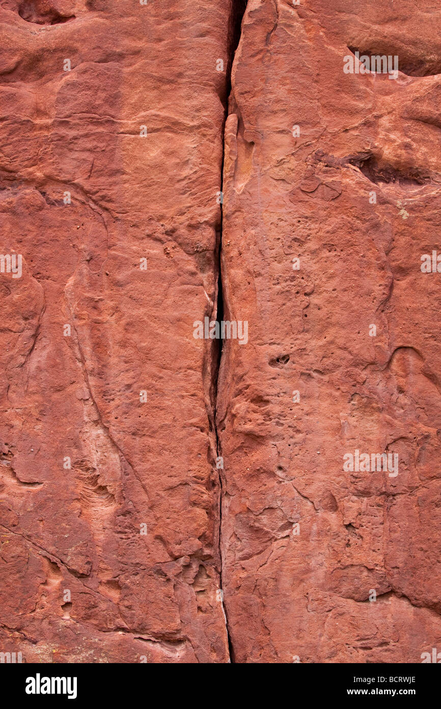 Rock fissure hi-res stock photography and images - Alamy