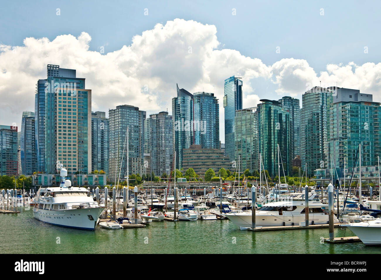 Columbia pictures boats hi-res stock photography and images - Alamy