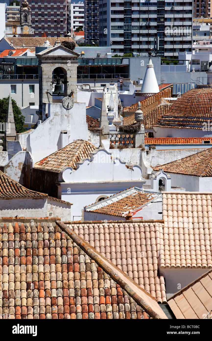 Tops rooftops hi-res stock photography and images - Alamy