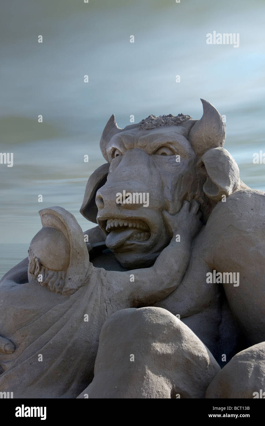 Theseus and the minotaur statue hi-res stock photography and images - Alamy