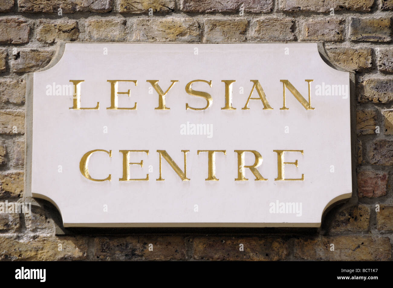 City centre road sign hi-res stock photography and images - Alamy