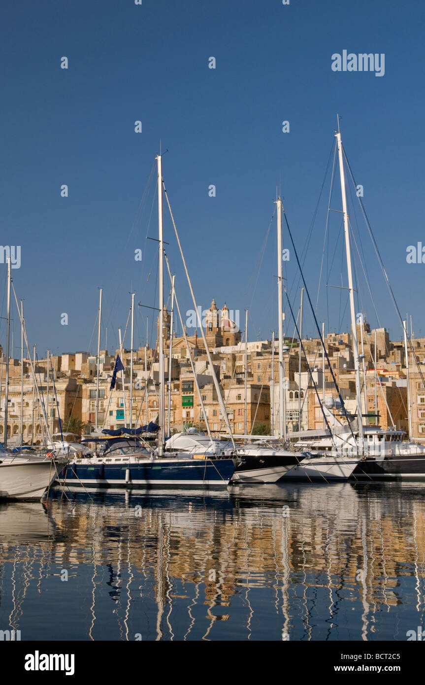 European dockyard hi-res stock photography and images - Alamy