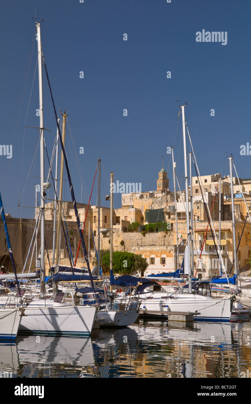 Yacht marina at dockyard creek hi-res stock photography and images - Alamy