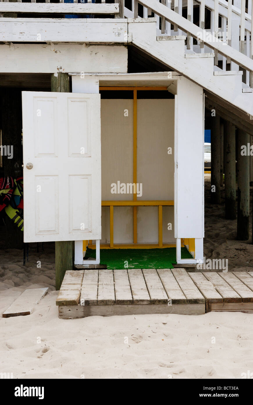 Changing booth hi-res stock photography and images - Alamy