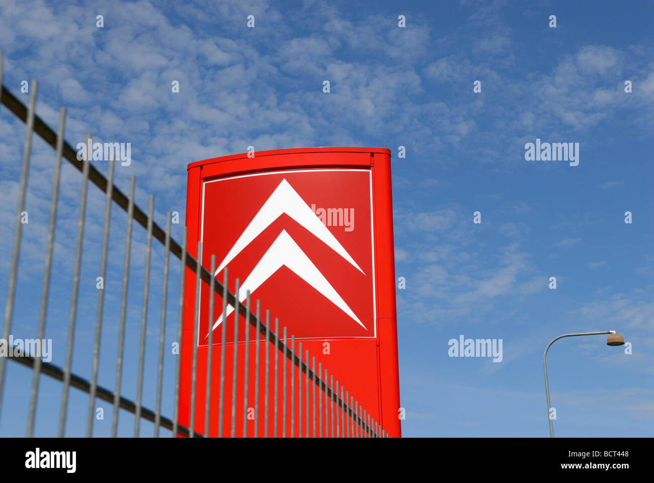 Citroen Car Dealer Sign High Resolution Stock Photography and Images ...