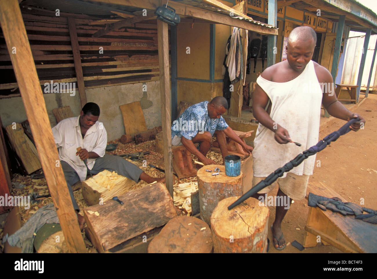 Wood carver african hi-res stock photography and images - Alamy