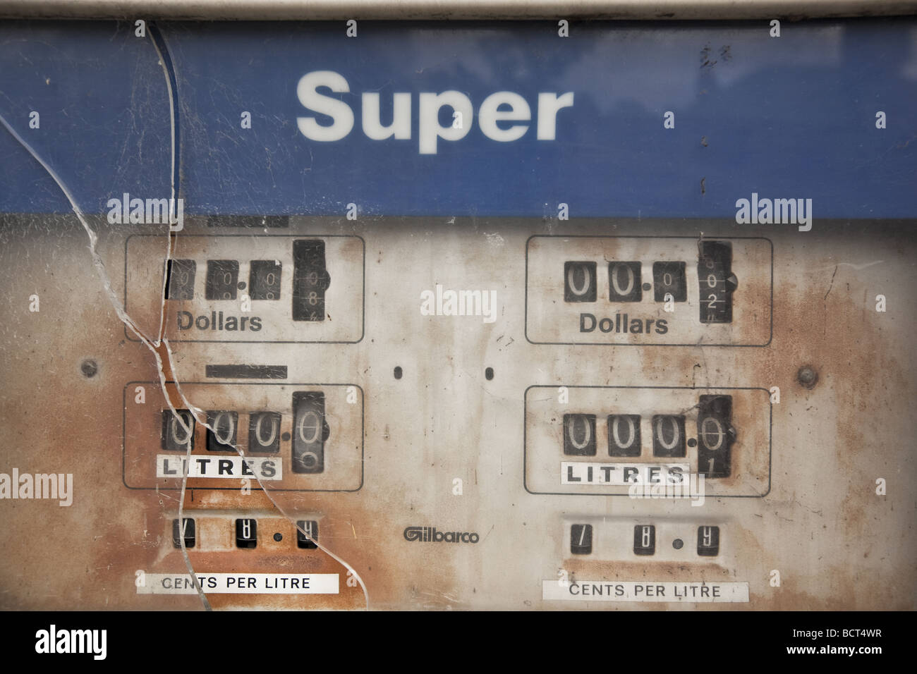 Crack gauge hi-res stock photography and images - Alamy