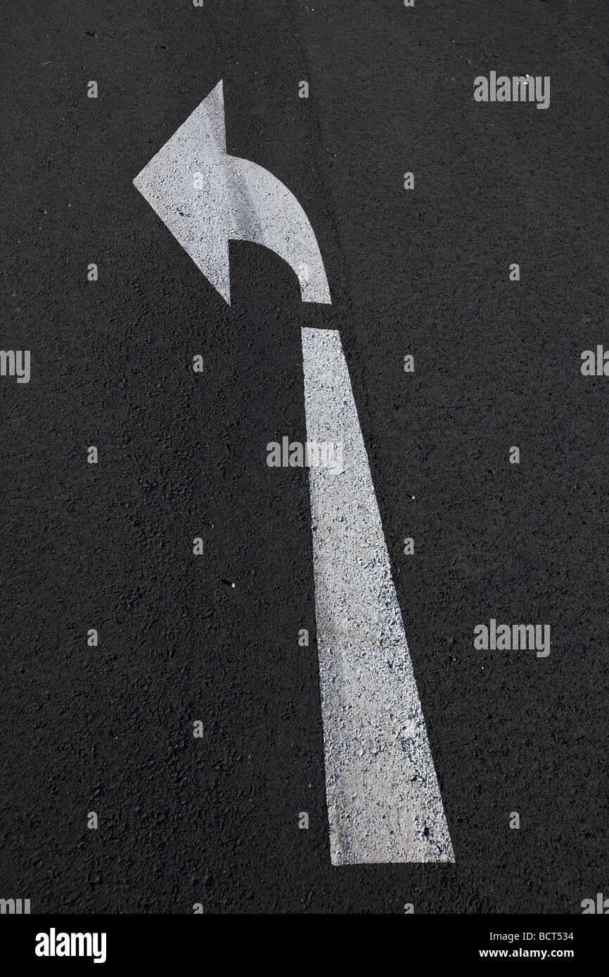 Left arrow hi-res stock photography and images - Alamy