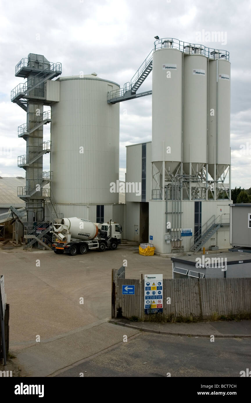A Cement Works in south west London Stock Photo - Alamy