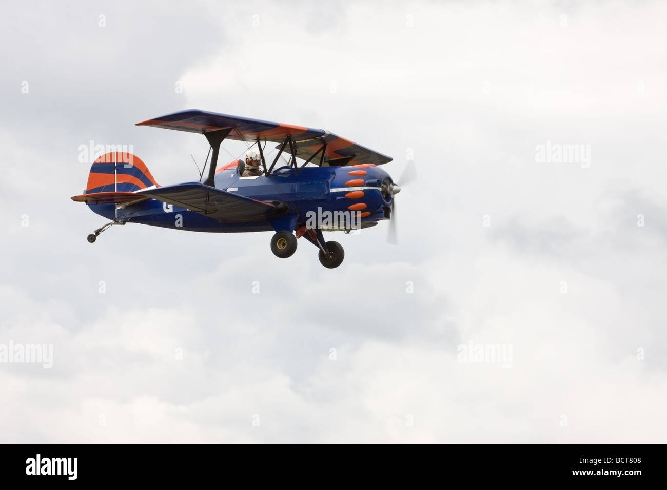 Murphy Renegade Spirit 912 G-BWPE on final approach to land at Wickenby ...