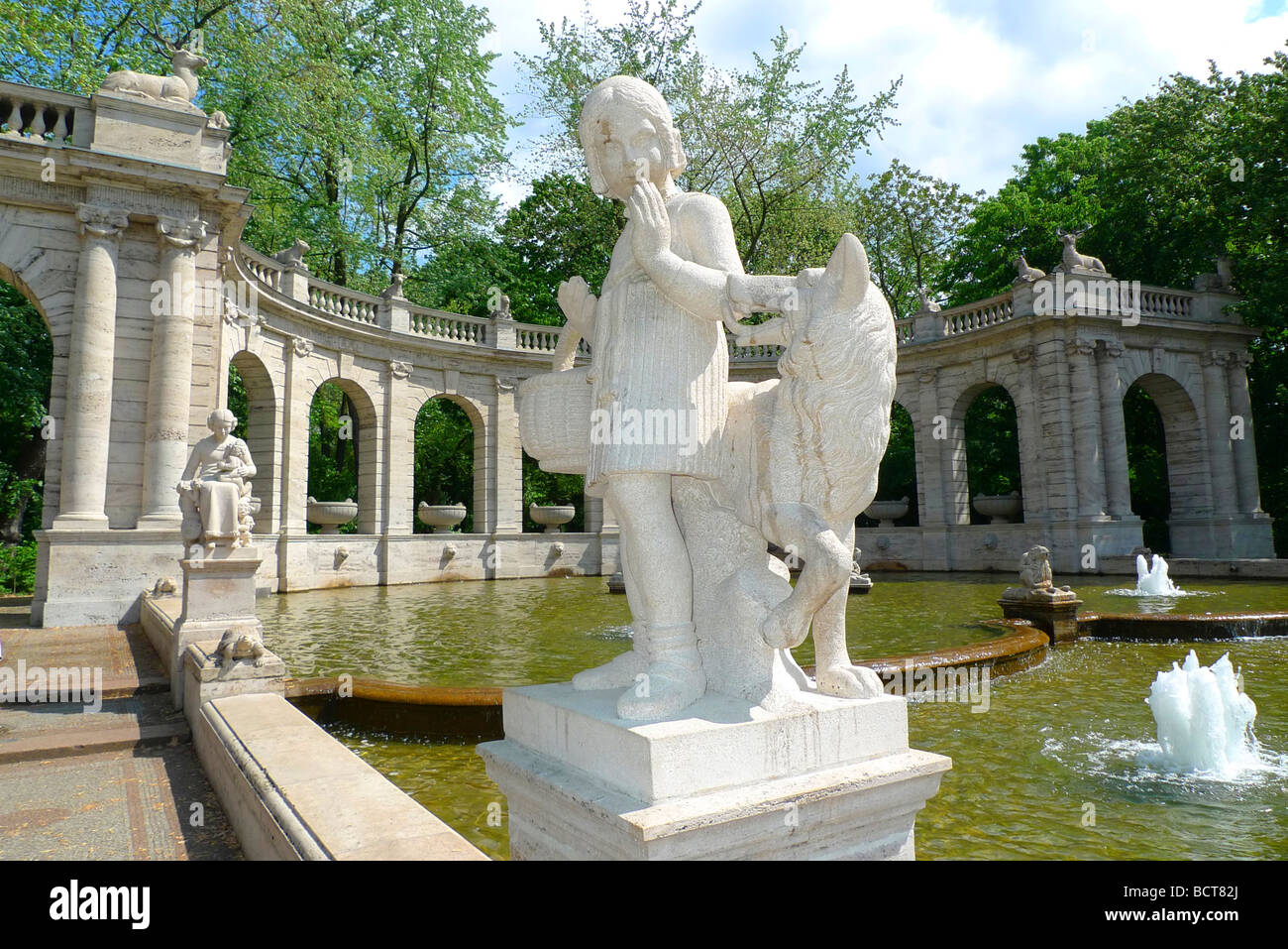 Little Red Riding Hood and the wolf, Maerchenbrunnen Fairy Tale ...