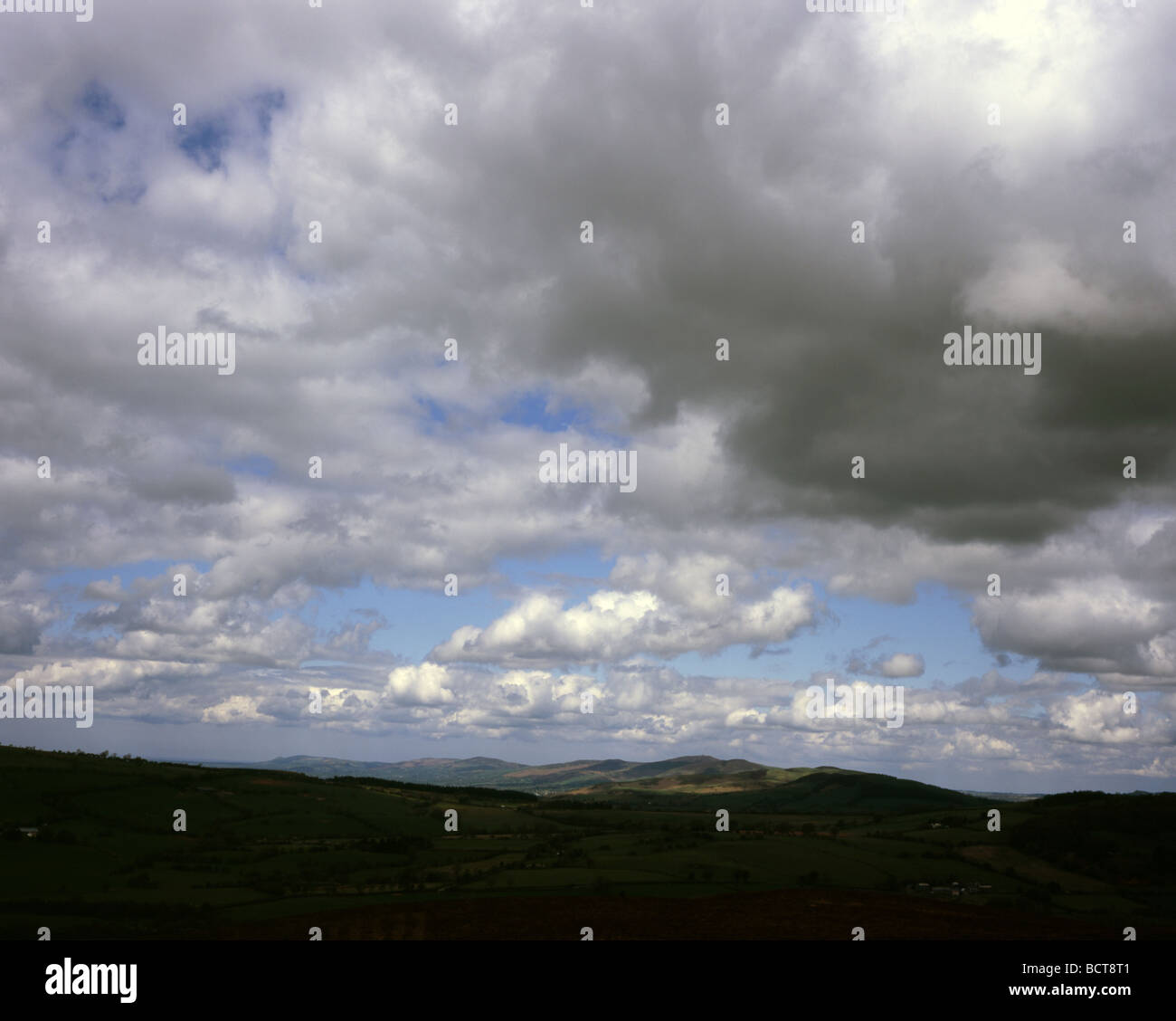Vale of clwyd hi-res stock photography and images - Alamy