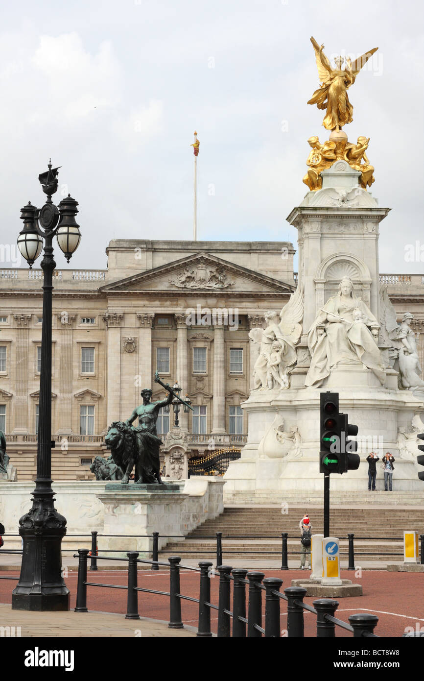 Buckingham Palace, London. The official residence of Queen Elizabeth II ...
