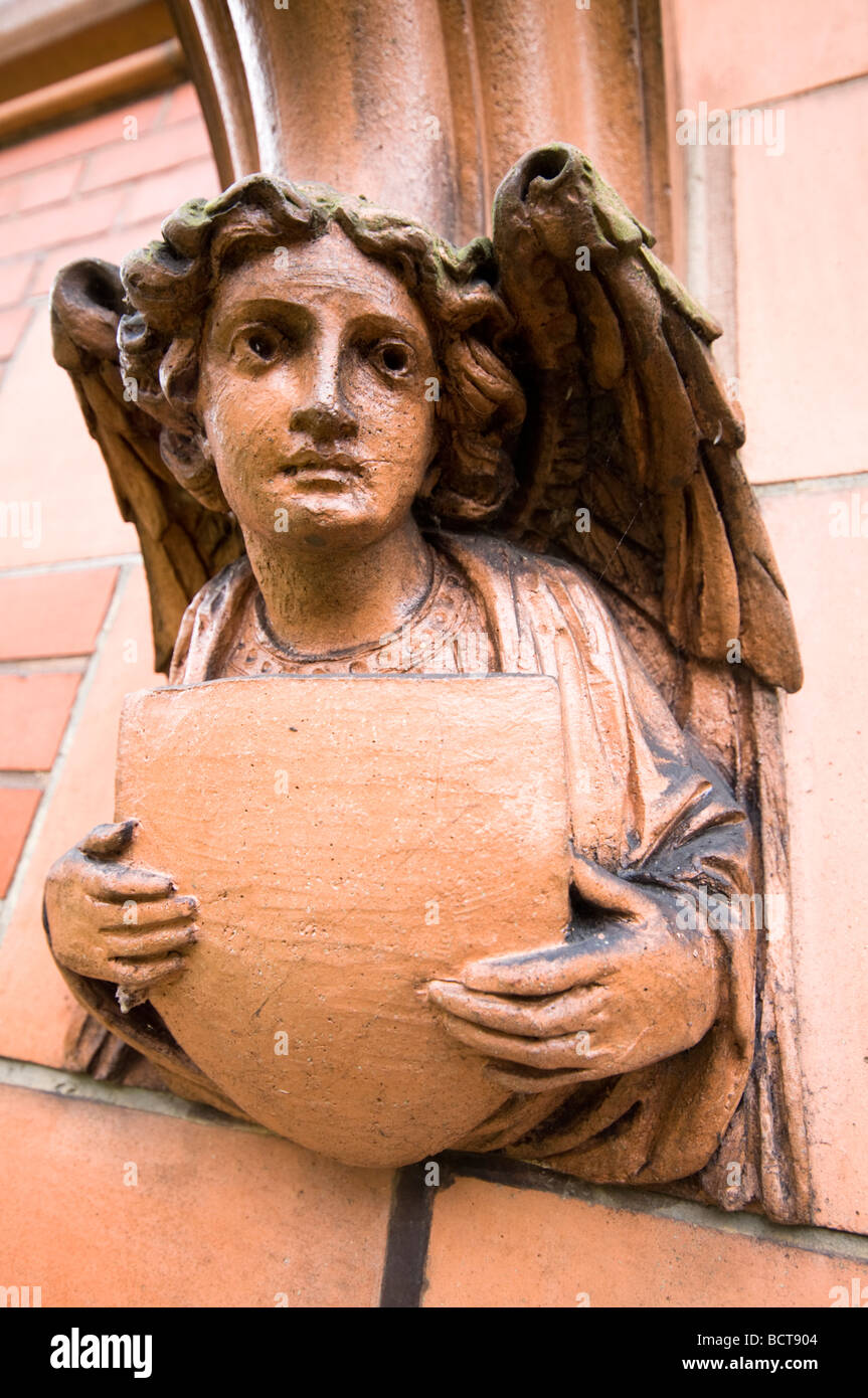 London angel monument hi-res stock photography and images - Alamy