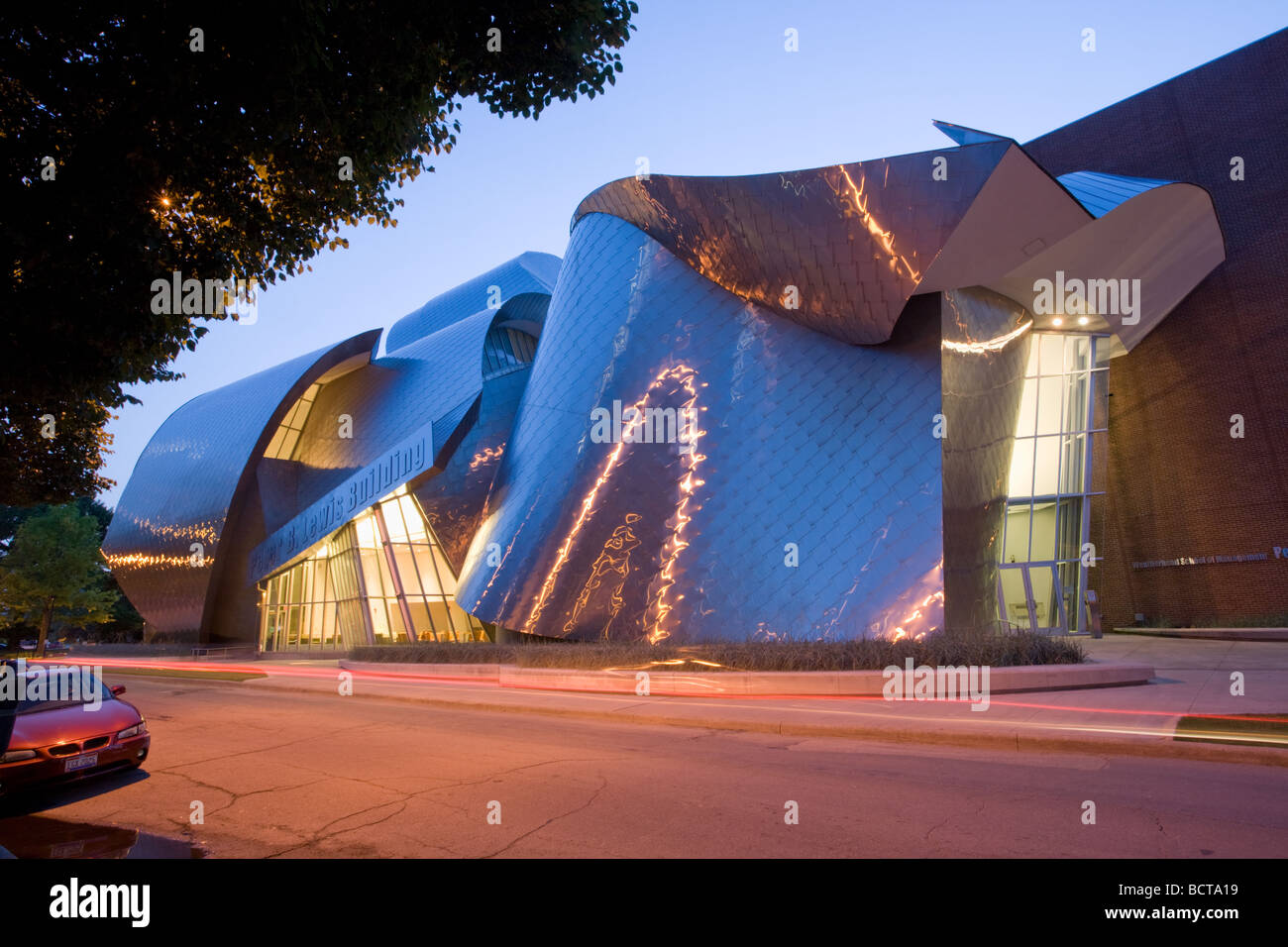 Peter B Lewis Building by Frank Gehry at Case Western Reserve U in ...
