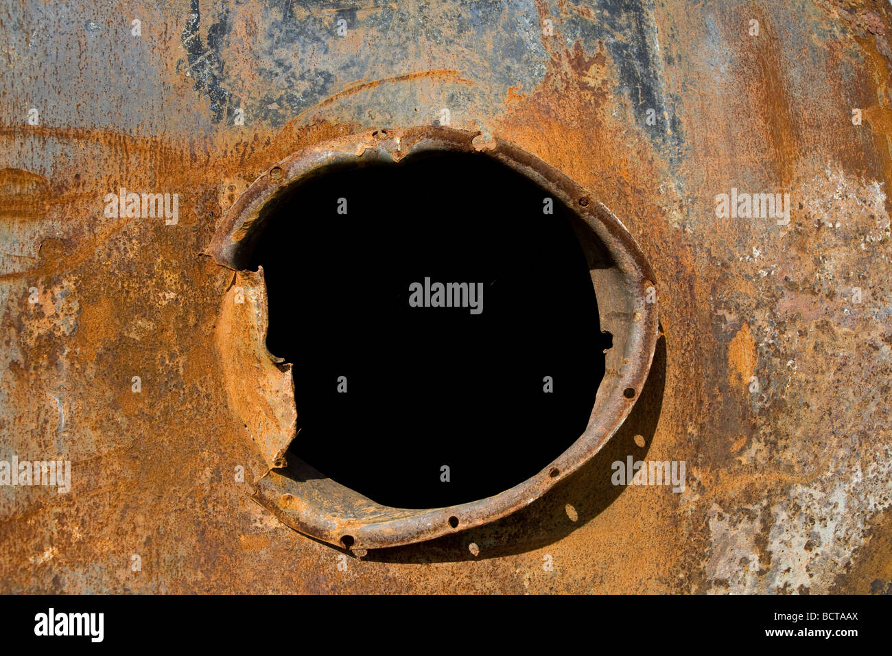 Old cistern hi-res stock photography and images - Alamy