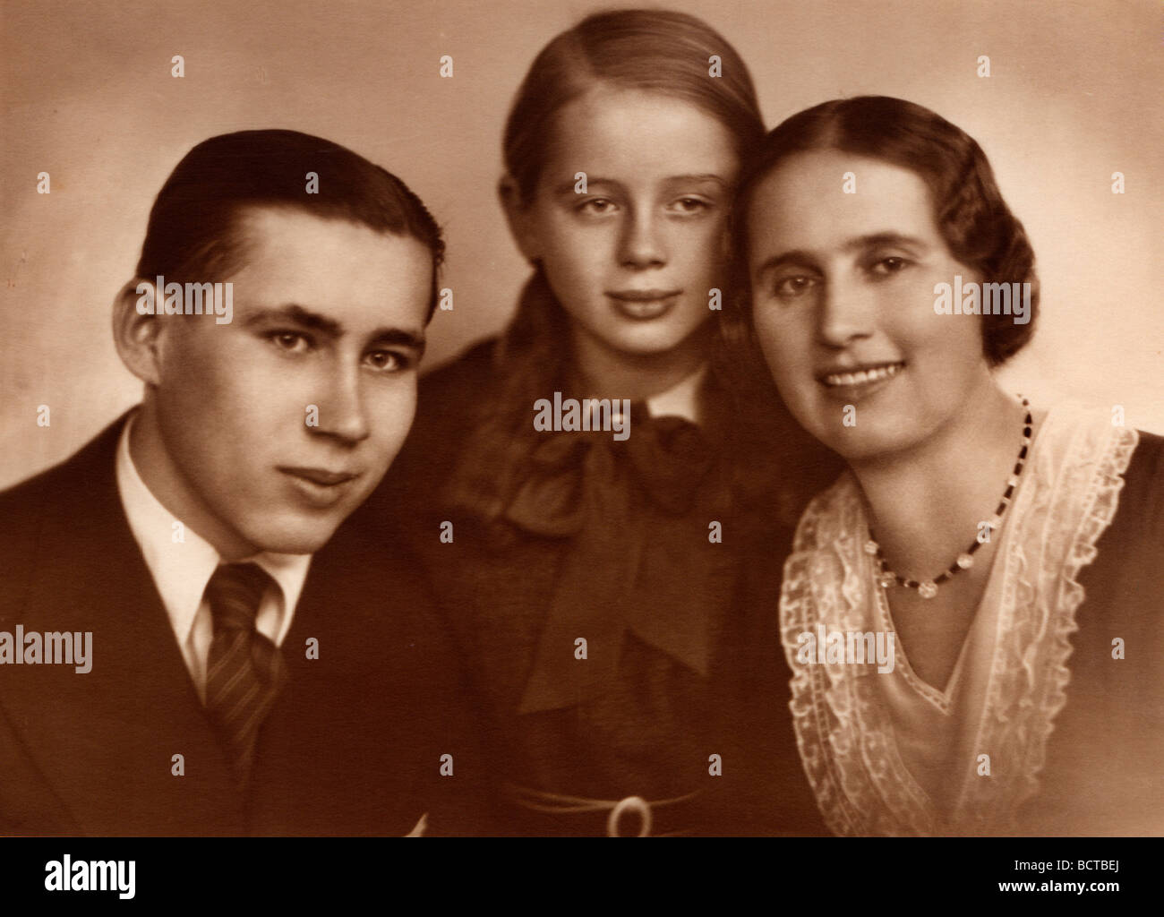 Mother with her children, historical photo around 1935 Stock Photo - Alamy